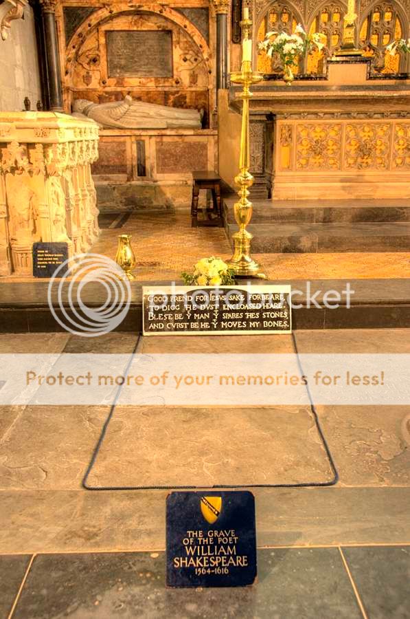 Shakespeare’s tomb in Holy Trinity Church in Stratford upon Avon ...