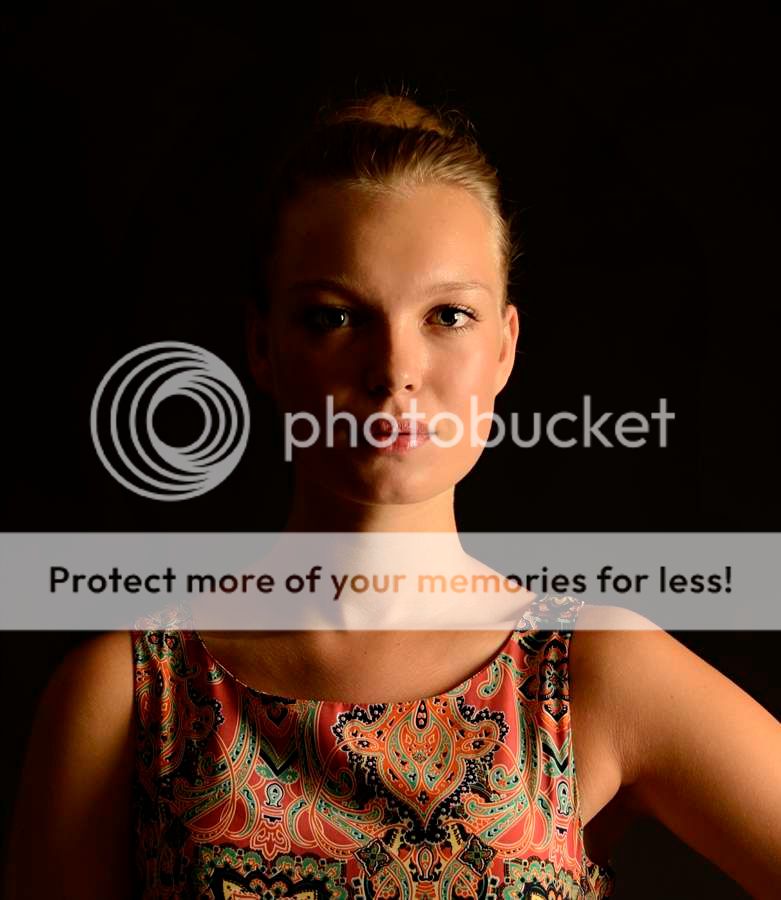 Ellen at studio photoshoot | Photo Maestro